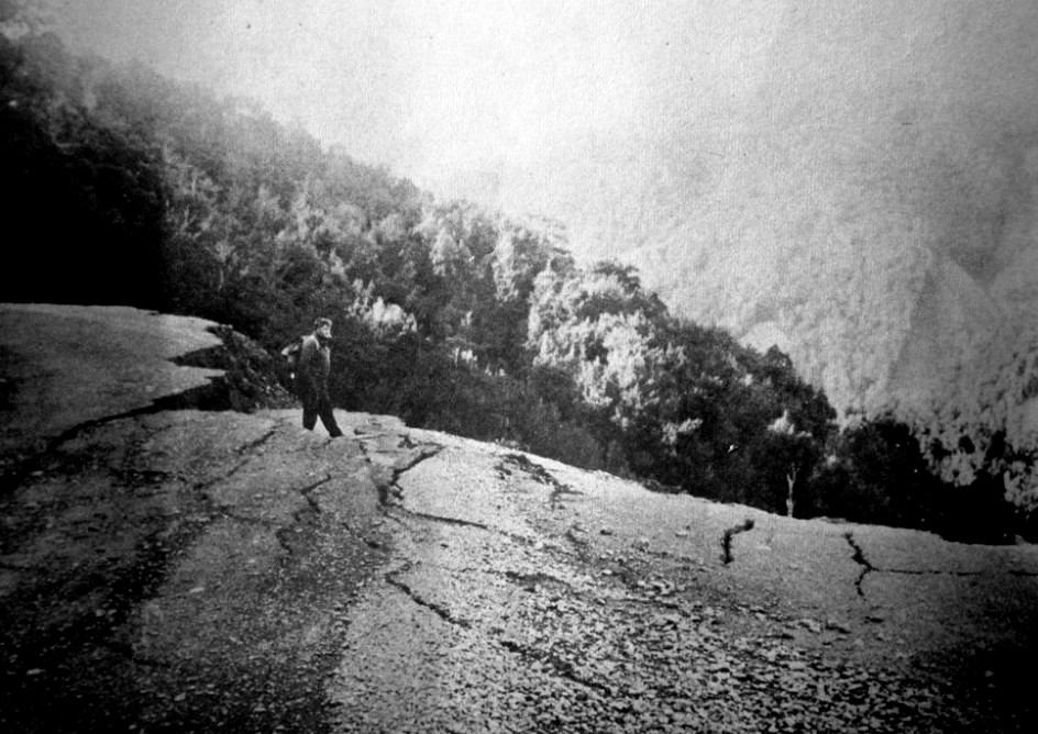 1968 Inangahua earthquake road subsidence,1968. | West Coast New ...