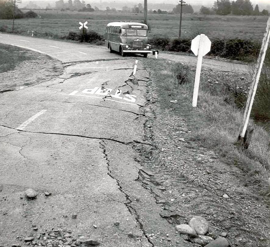 Approach to Boatmans Creek Bridge after Inangahua Earthquake, 1968 ...