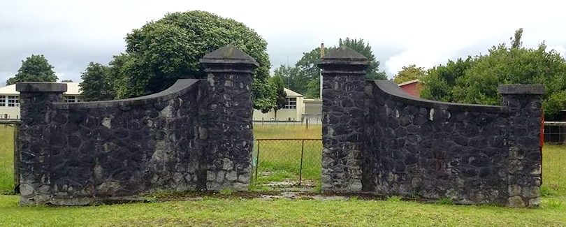 The gates to what was once the private hospital of Dr. Conlons.Reefton ...