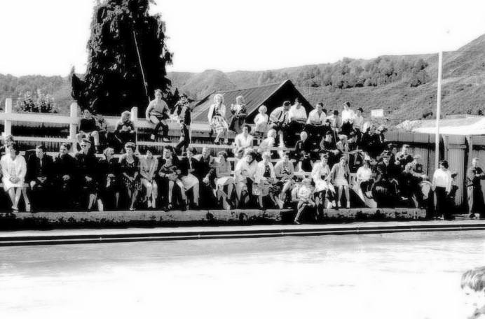 Swimming carnival at Reefton. | West Coast New Zealand History