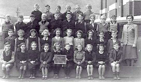 Grey Main school.ca. 1945 - 46. | West Coast New Zealand History