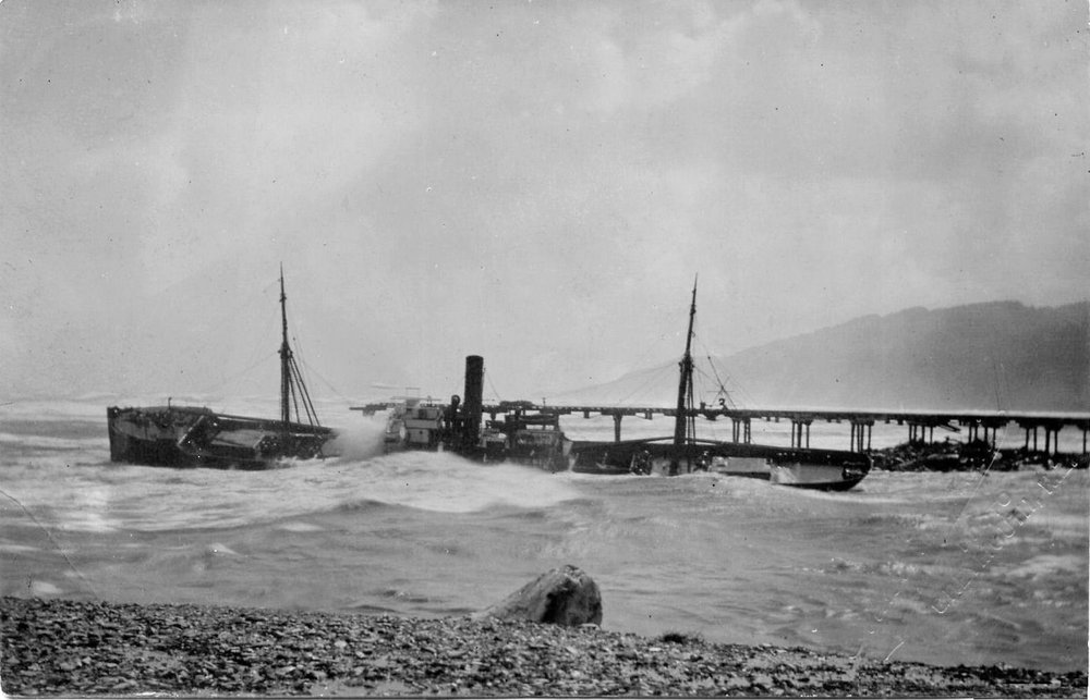 The wreck of the steamship Hawea.1908. | West Coast New Zealand History