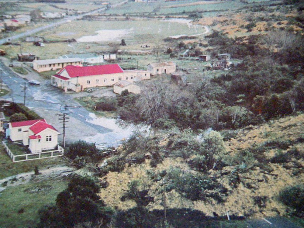Earthquake landslip Inangahua. | West Coast New Zealand History