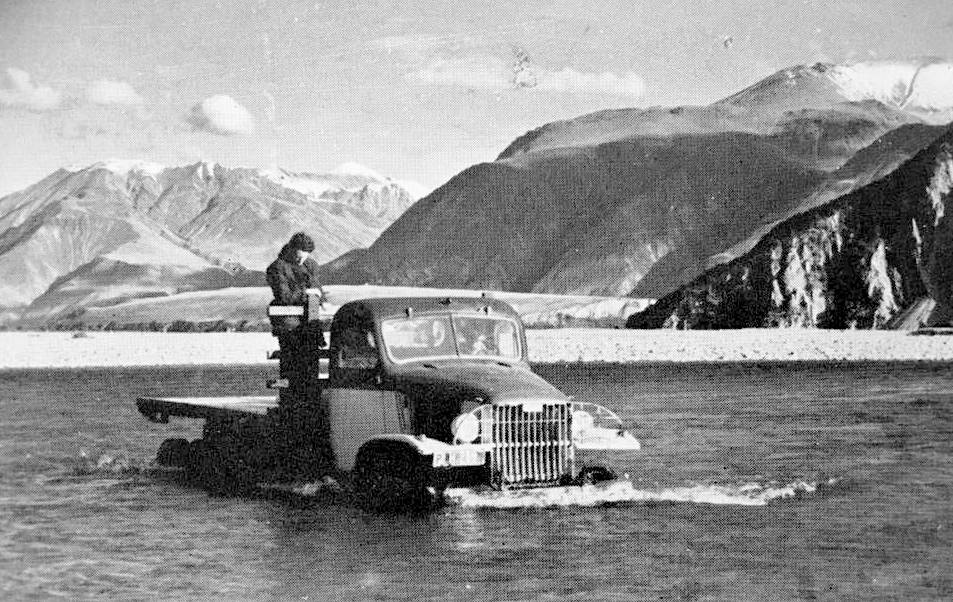 The G.M.C. crosses the Wilberforce River.Cliff Hill is in the ...