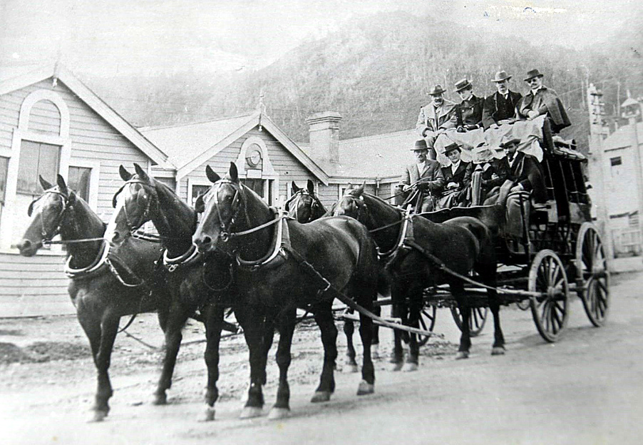Newmans coach outside Reefton Post Office. | West Coast New Zealand History